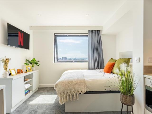 King William Street, Salford M50, Studio to rent, £1,049 pcm | PrimeLocation