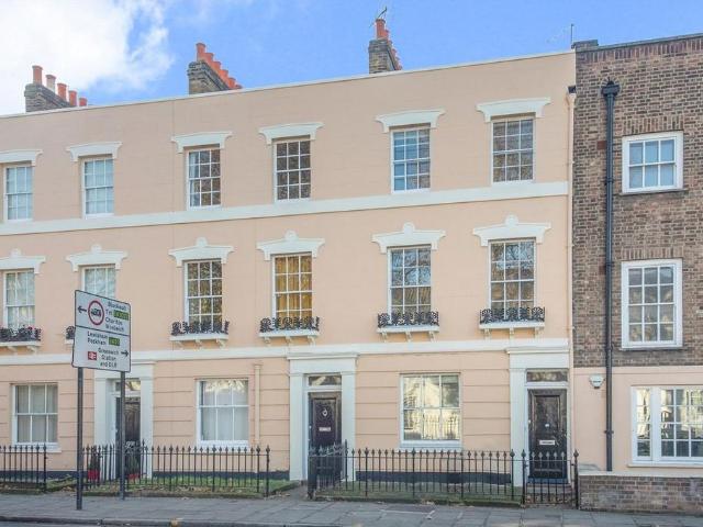 King William Walk, Greenwich 3 bed terraced house to rent £3,250 pcm £750 pw