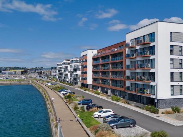 Kingdom Street, Plymouth 2 bed apartment to rent £1,700 pcm £392 pw