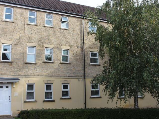 Kingfisher Court, Calne SN11, 2 bed flat to rent, £945 pcm | PrimeLocation