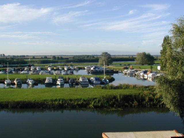 Kingfisher Court, Earith, Huntingdon PE28, 5 bed terraced house to rent, £1,695 pcm | PrimeLocation