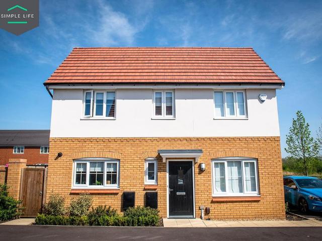 Kingfisher Drive, Rochdale, OL16 3 bed terraced house to rent £1,335 pcm £308 pw