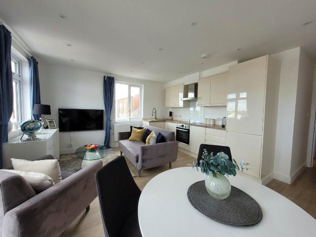 Kingfisher Parade, East Wittering PO20, 1 bed flat to rent, £1,000 pcm | PrimeLocation