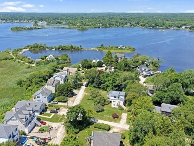 Kingfisher Rd, South Kingstown, Home For Sale