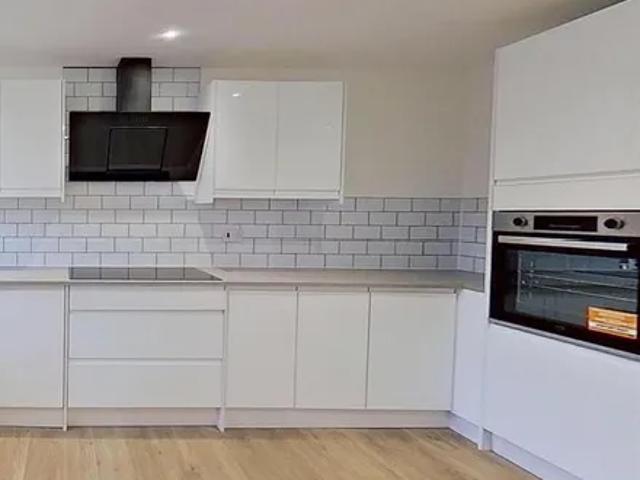 Kingham Close, London, SW18 3BX, United Kingdom | 3 bed townhouse for rent #138592608 | Rentberry