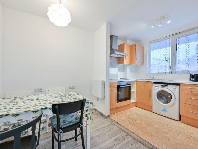Kinglake Street, Elephant and Castle. 2 bed flat to rent £4,500 pcm £1,038 pw