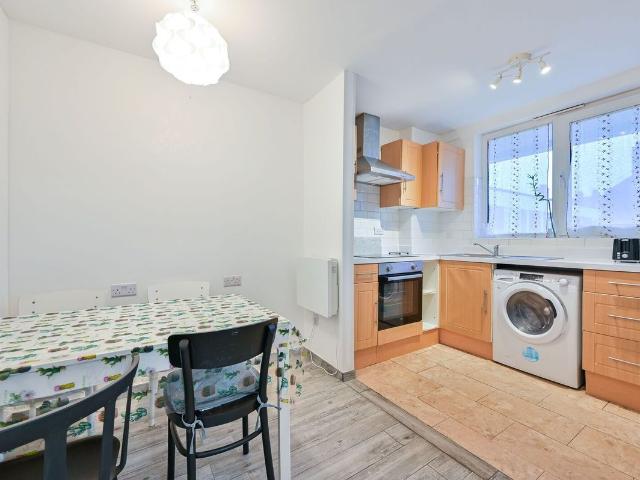 Kinglake Street, Elephant And Castle, London SE17, 2 bed flat to rent, £2,200 pcm | PrimeLocation