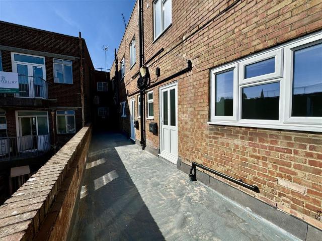 Kingland Crescent, Poole BH15, 3 bed maisonette to rent, £1,500 pcm | PrimeLocation