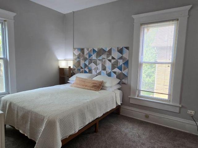 KingLincoln Bronzeville area minutes from Downtown