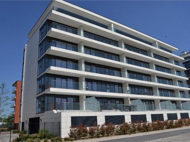 Kingman Way, Newbury, Berkshire RG14, 2 bed flat to rent, £1,600 pcm | PrimeLocation