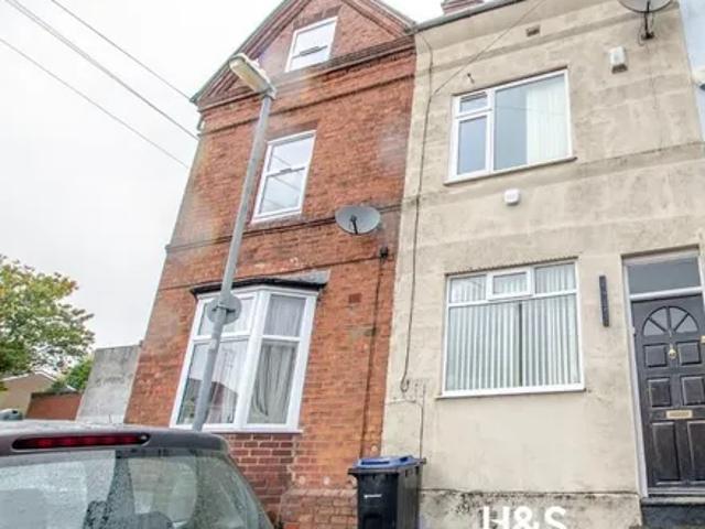 Kings Terrace, Brandwood End, B14 6TW, United Kingdom | 3 bed townhouse for rent #167395414 | Rentberry
