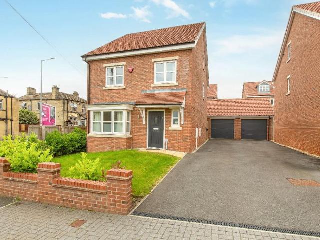 Kings View, Drighlington 5 bed detached house to rent £1,825 pcm £421 pw