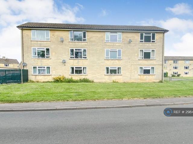 Kings Avenue, Corsham, SN13 2 bed flat to rent £1,000 pcm £231 pw