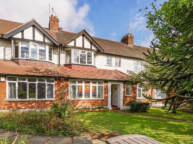 Kings Avenue, Clapham SW4, 3 bed flat to rent, £3,100 pcm | PrimeLocation