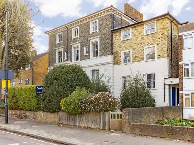 Kings Avenue, Clapham SW4, 2 bed flat to rent, £2,000 pcm | PrimeLocation