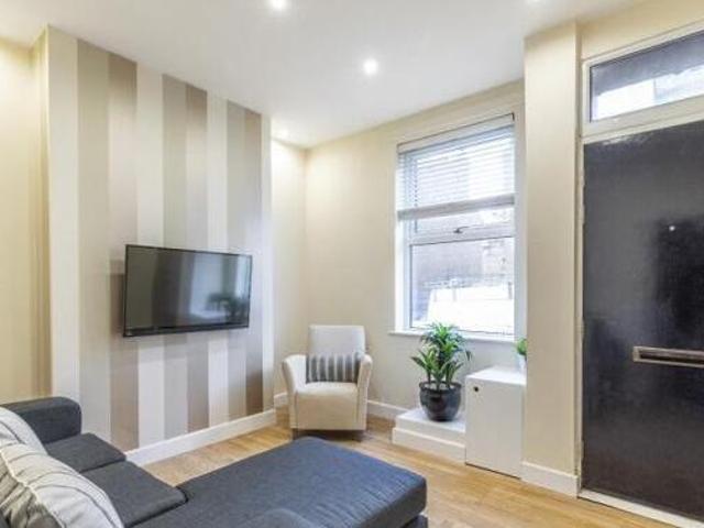 Kings Avenue, Hyde Park, 4 Bedroom Terraced