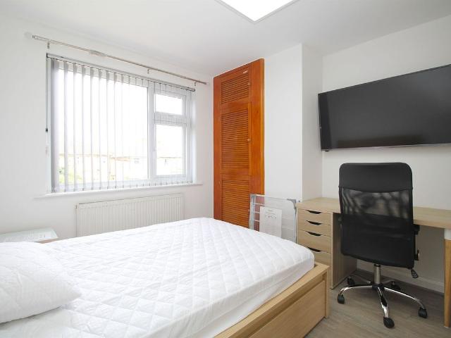 Kings Avenue, Loughborough LE11, Room to rent, £600 pcm | PrimeLocation