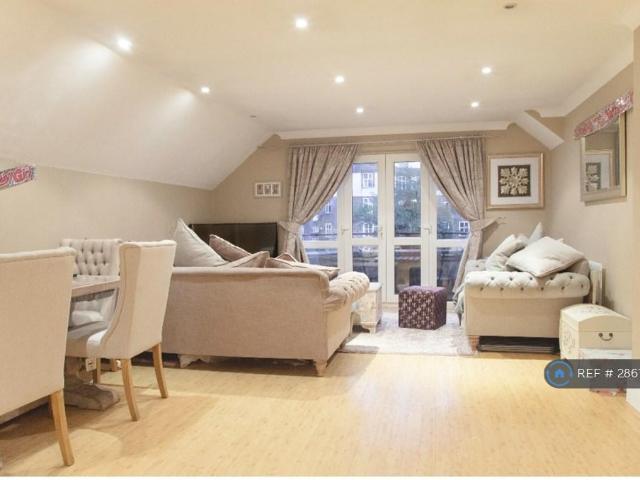Kings Avenue, London, SW4 1 bed flat to rent £2,050 pcm £473 pw