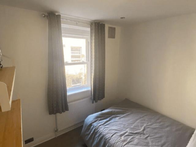 Kings Avenue, London, SW4