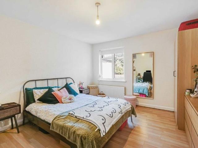 Kings Avenue, SW4, London