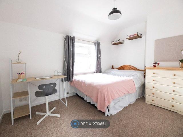 Kings Avenue, Winchester SO22, 4 bed semi detached house to rent, £2,300 pcm | PrimeLocation