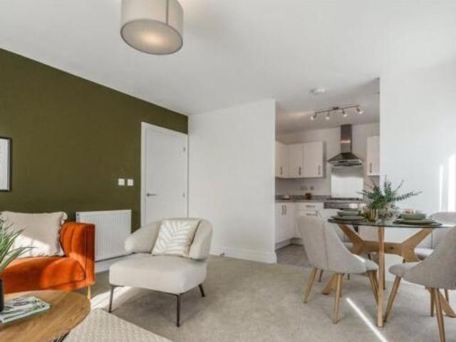 Kings Barton, Winchester, 2 Bedroom Flat