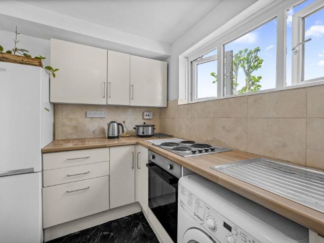 Kings Court, London, SE22