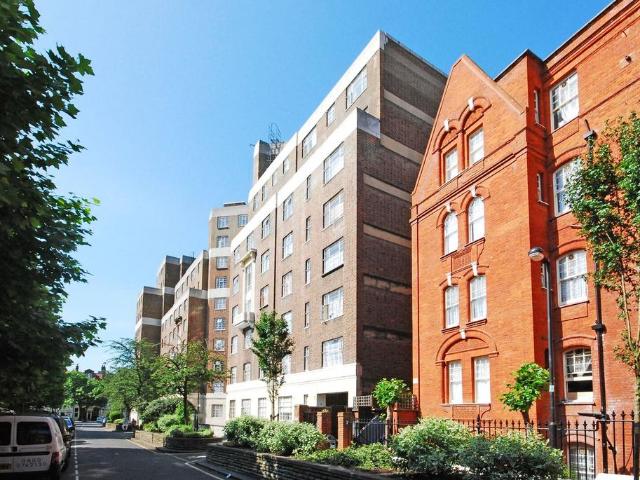 Kings Court, Ravenscourt Park. 1 bed flat to rent £1,900 pcm £438 pw