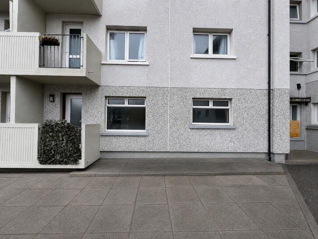 Kings Court, South Ayrshire KA8, 2 bed flat to rent, £600 pcm | PrimeLocation