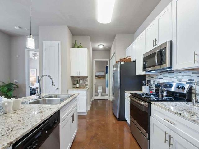 Kings Cove 3 Bedroom Apartment for Rent at 4920 Magnolia Cove Dr, Houston, TX 77345 Lake Houston