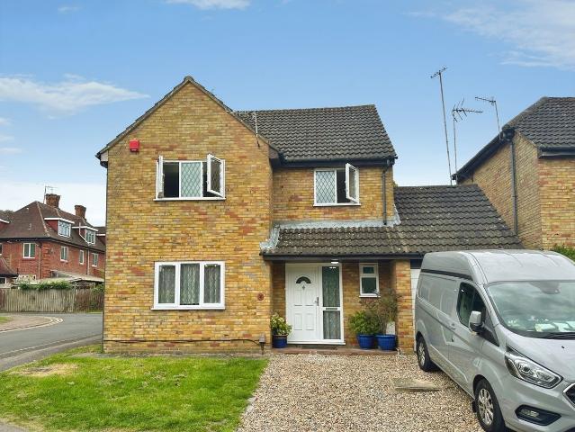 Kings Close, Northwood HA6, 4 bed detached house to rent, £3,300 pcm | PrimeLocation