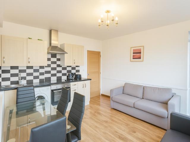 Kings Cross, London WC1H 2 bed flat to rent £3,050 pcm £704 pw