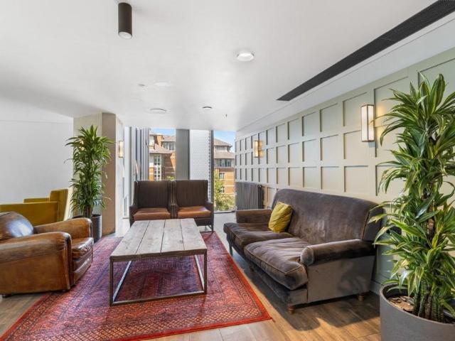 King's Cross Residence, 200 Pentonville Rd, London, N1