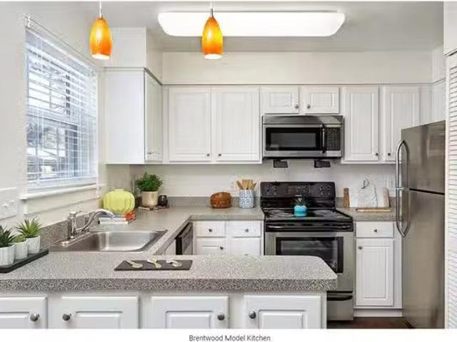 Kings Crossing, 10007 Palace Way, Tuckahoe 2 Bedroom 2 Bath