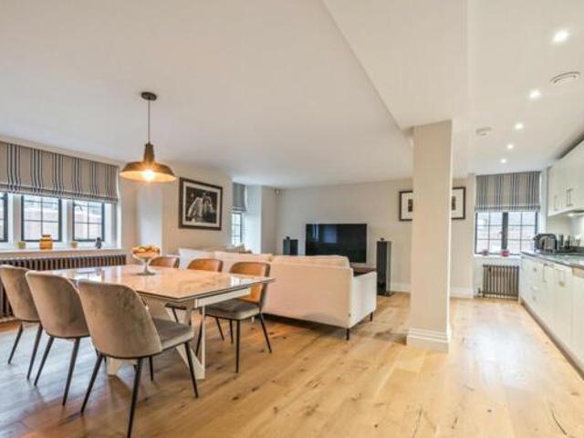 Kings Drive, Midhurst, 2 Bedroom Flat