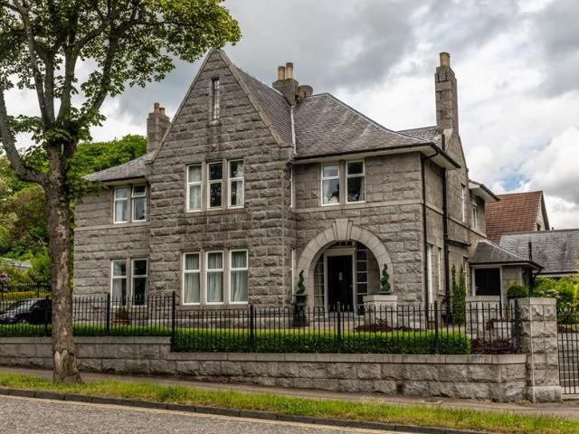 King's Gate, Aberdeen AB15, 5 bed detached house to rent, £3,500 pcm | PrimeLocation