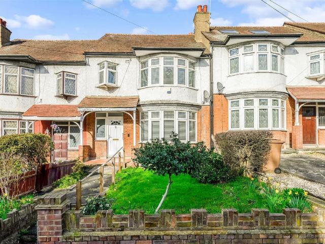 Kings Head Hill, Chingford E4, 5 bed terraced house to rent, £2,600 pcm | PrimeLocation
