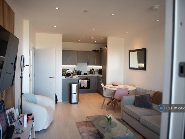 Kings Hill, Barking, IG11 1 bed flat to rent £1,695 pcm £391 pw