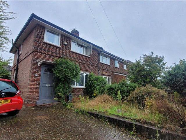 Kings Lane, Englefield Green, Egham. 4 bed end of terrace house to rent £2,800 pcm £646 pw