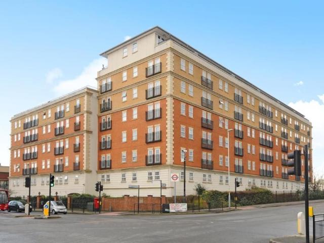 Kings Lodge, Pembroke Road, Ruislip HA4, 2 bed flat to rent, £1,850 pcm | PrimeLocation