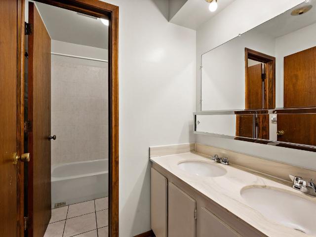 Kings Manor Apartments Studio Apartment for Rent at 4309 Rhode Island Ave N, New Hope, MN 55428