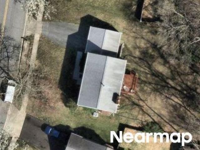Kings Manor Dr