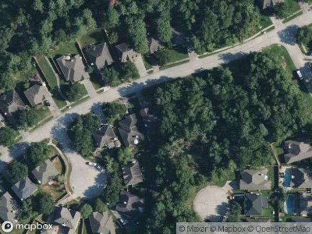 Kings Manor Dr S