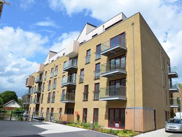 Kings Mill Way, Uxbridge UB9, 1 bed flat to rent, £1,500 pcm | PrimeLocation