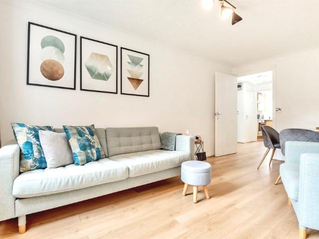 Kings Oak Court, Reading, RG1 4PX