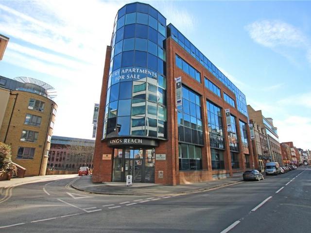 Kings Reach, 38 50 Kings Road. 2 bed apartment to rent £1,750 pcm £404 pw