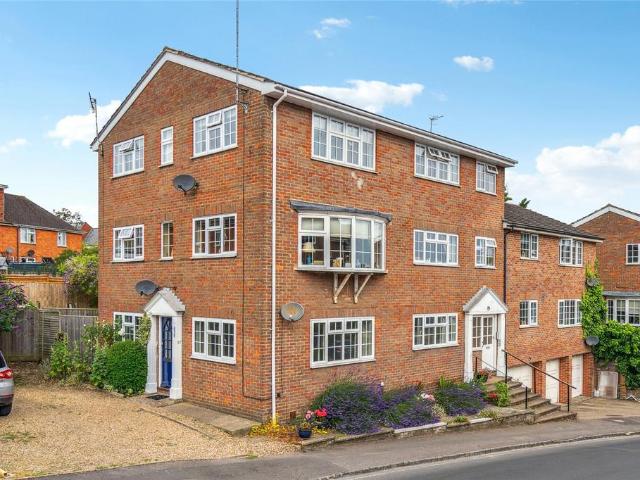 Kings Road, Oxfordshire RG9 3 bed flat to rent £1,850 pcm £427 pw