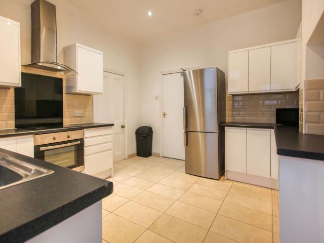 Kings Road, Bournemouth BH3, 5 bed property to rent, £2,750 pcm | PrimeLocation