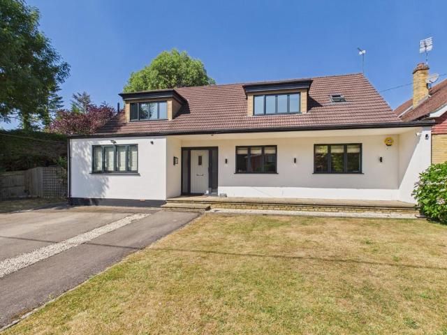 Kings Road, Chalfont St. Giles. 4 bed detached house to rent £3,500 pcm £808 pw