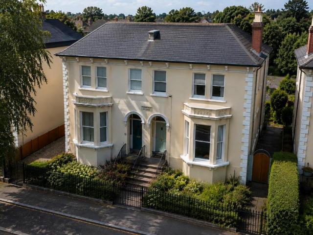 Kings Road, Cheltenham, GL52 5 bed semi detached house to rent £2,850 pcm £658 pw